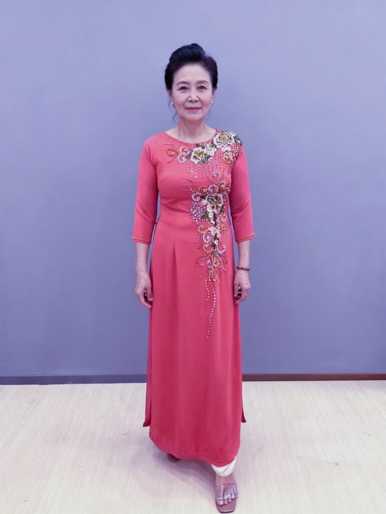 Áo dài bà sui hồng ruốc 4 tà đẹp